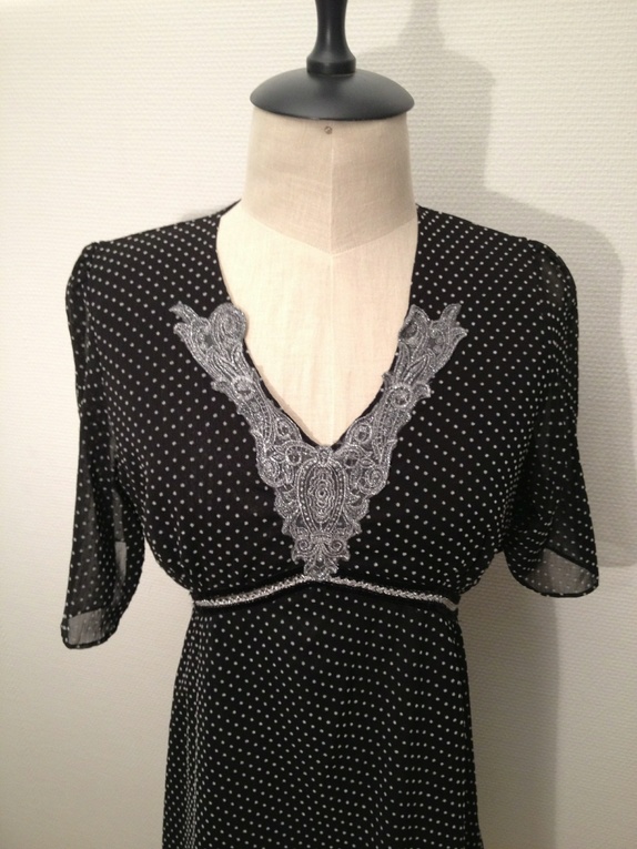 Prikkete kjole - Epla