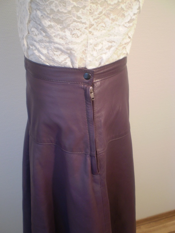 Lilla skinnskjørt - Epla