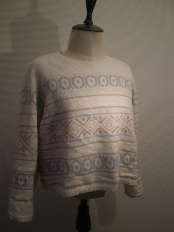 SALG Pusete genser med mønster - Epla