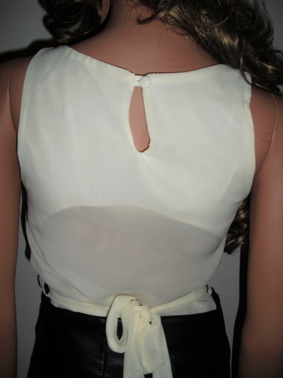 Hvit bluse med volanger - Epla