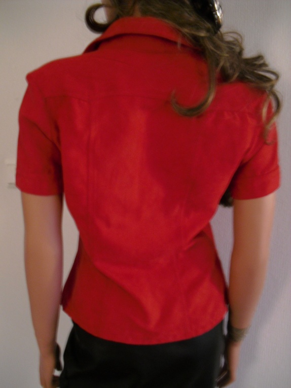 Kortermet bluse i str 38 - Epla