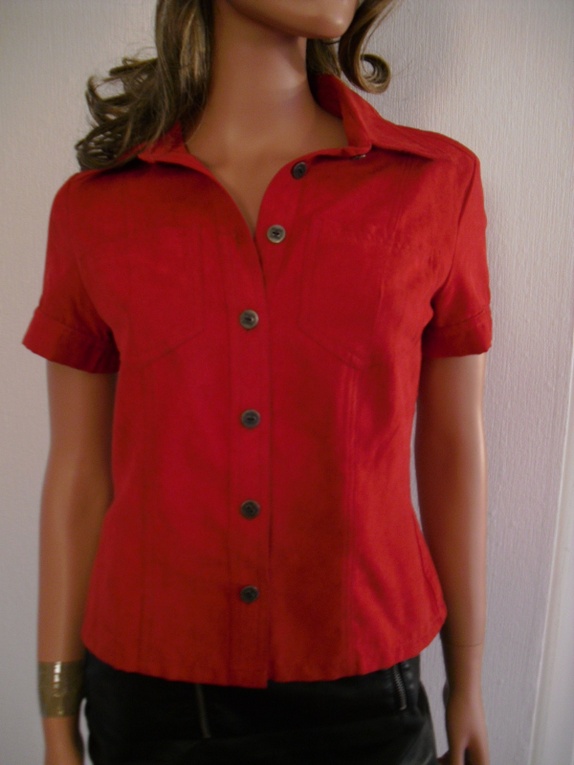 Kortermet bluse i str 38 - Epla