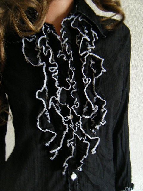 Bluse med rysjer, str 34 - Epla