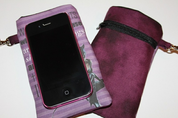 Mobiletui med lomme bak_Women and cats - Epla