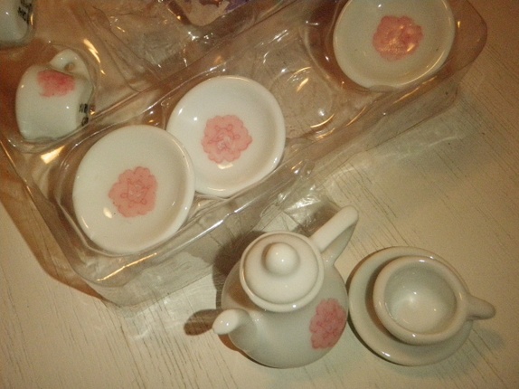 Bittelite søtt dukkeservise m/4 kopper - Epla