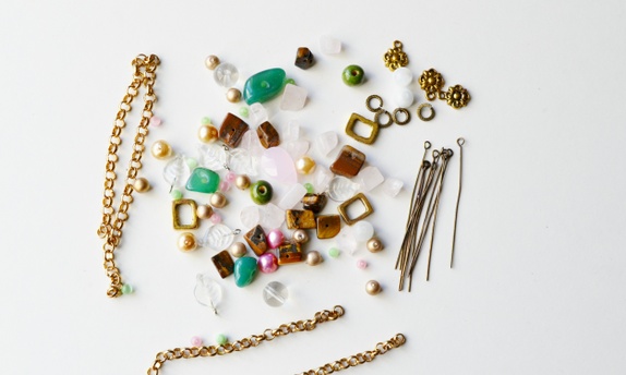 Perle og smykkedeler mix Salg - Epla