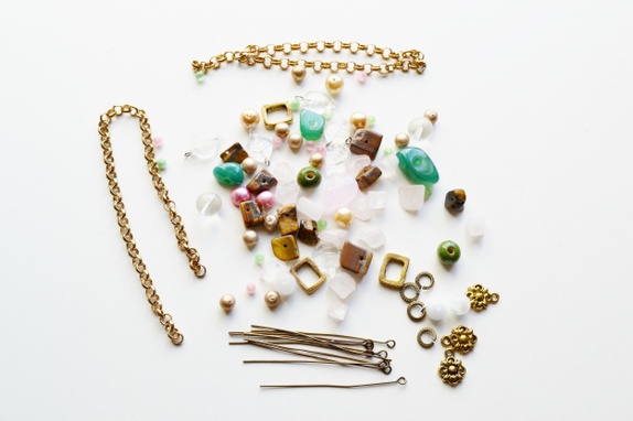 Perle og smykkedeler mix Salg - Epla