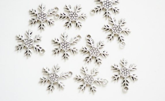 10 stk snøfnugg charms - Epla