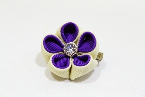 SALG! 30% avslag! *Kanzashi* Blomsterbrosje og hårpynt FØR 120,- - Epla