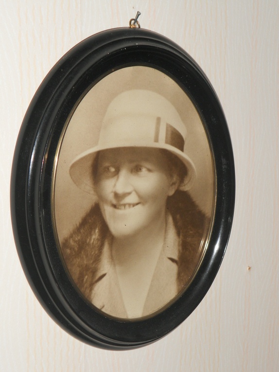 TILBUD! Meget gammelt bilde i ramme 24x19 cm.- Antikt? - Epla