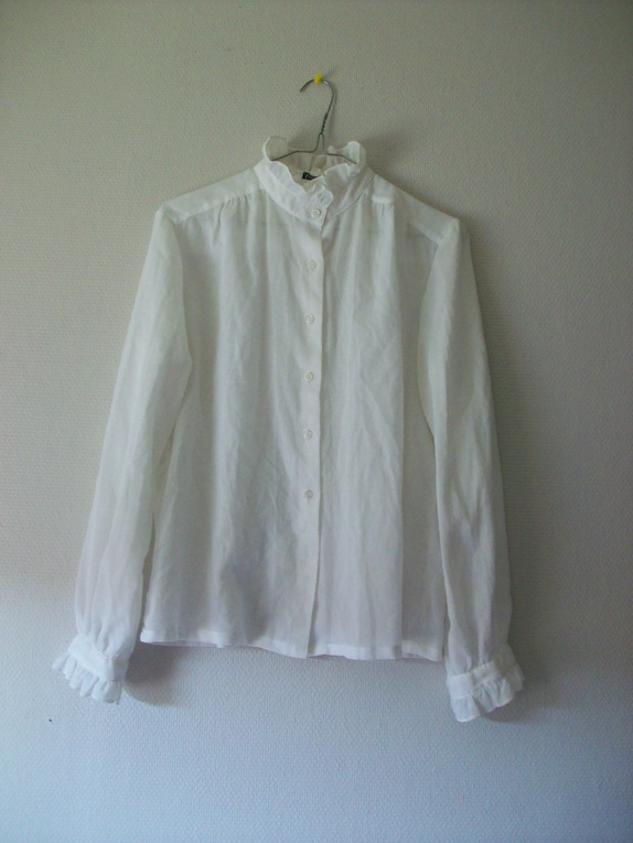 Eggehvit romantisk skjorte, vintage, str. 42 - Epla