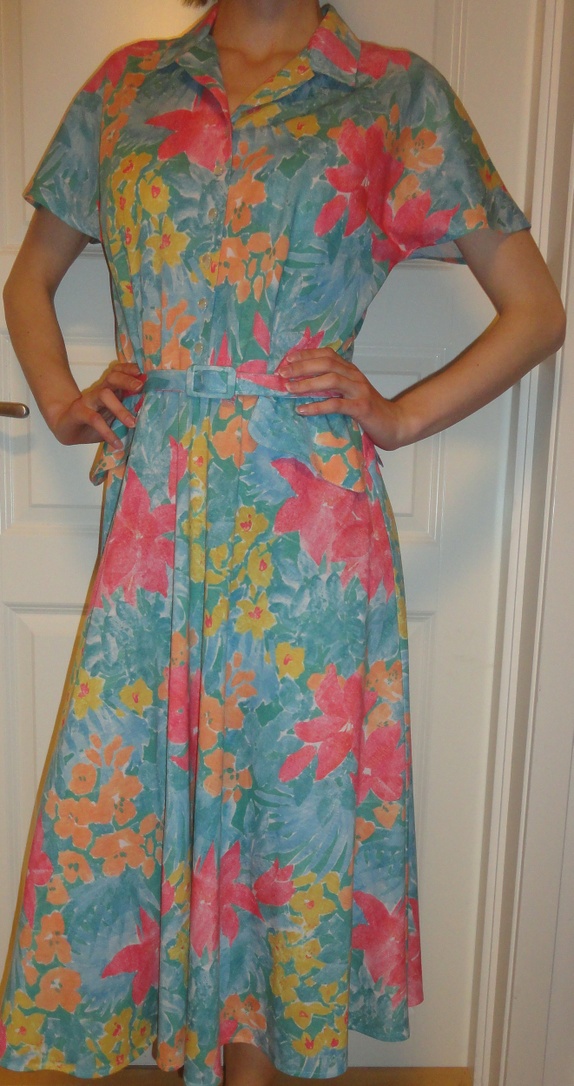 Sommersalg 40 %! 80-talls sommerkjole i lett stoff S/M - Epla