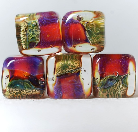 Sett med 5 BORO lampworkperler eller muranoglasskuler - Epla