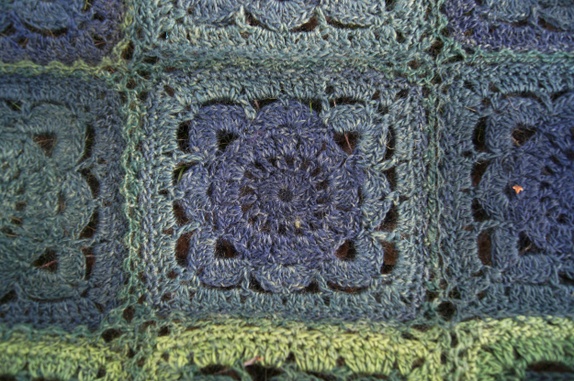 Januarsalg! Heklet pledd, -30% - Epla