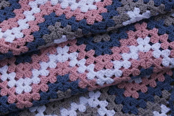 Heklet babyteppe - Epla