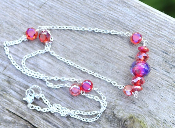 Halskjede med lampwork perle. hs13 - Epla