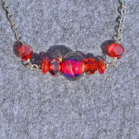 Halskjede med lampwork perle. hs13 - Epla