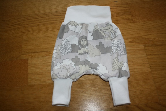 Haremsbukse med herlige dyr str 56 - Epla