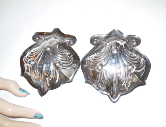 2 små fat/skåler - Epla