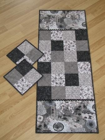 Quiltet sett - "Grå Romantikk" - Epla