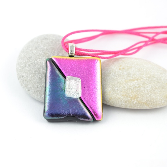 Glassmykke i rosa og lilla med liten sølv firkant - Epla