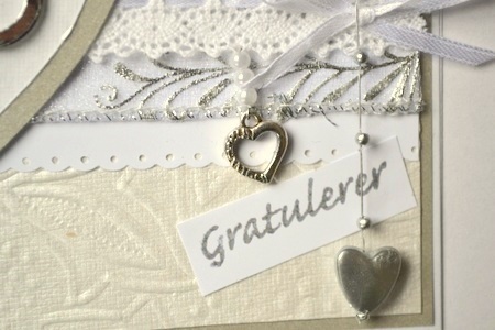 Vakkert bryllupskort, hjerte med gifteringer - Epla