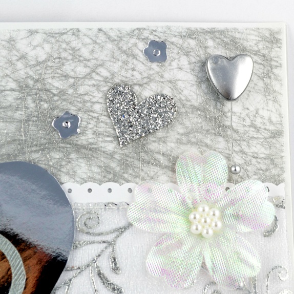 Vakkert bryllupskort, hjerte med gifteringer og blomst - Epla