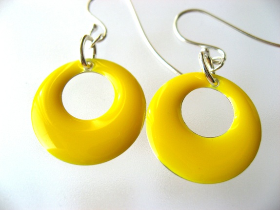 Gult er kult! Sølv og emalje - Epla