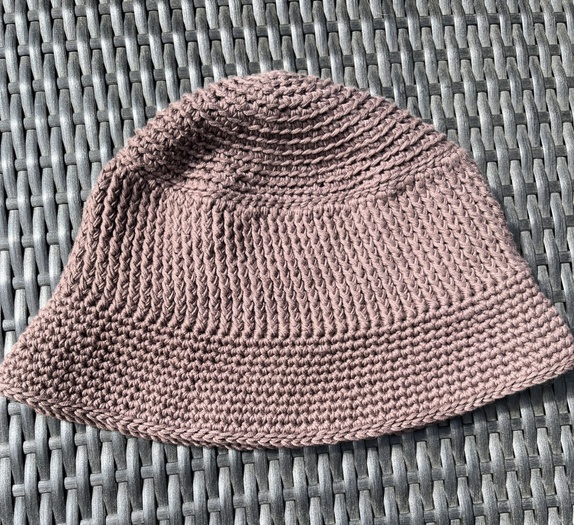 HEKLET BØTTEHATT - Epla