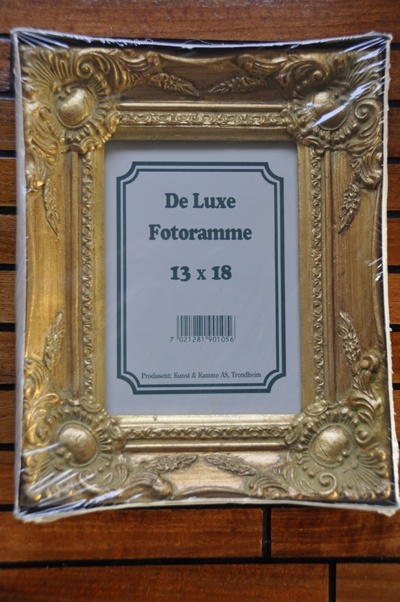 Barokk gullfarget ramme uten glass 13x18 cm - Epla