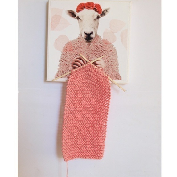 Fru Sau elsker rosa - mini lerret - Epla