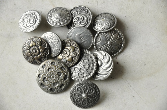 Vintage tinnknapper - Epla