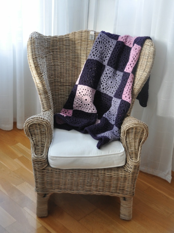 Heklet pledd til barnerom - Epla