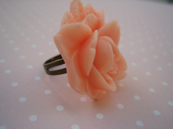 Ring med ferskefarget rose - Epla