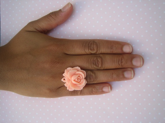 Ring med ferskefarget rose - Epla