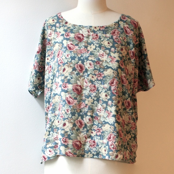 Blomstrete vintagebluse str 40-44 - Epla