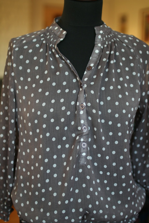 Prikkete bluse - Epla