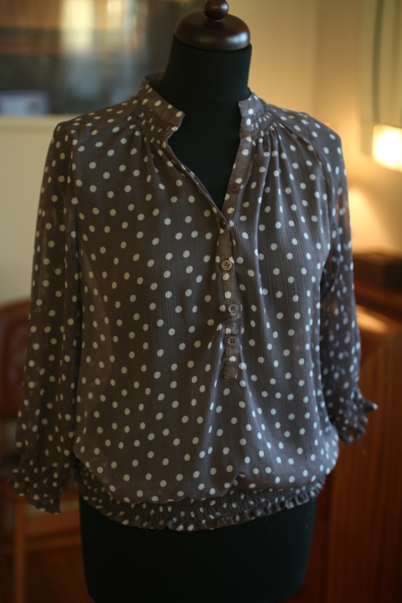 Prikkete bluse - Epla