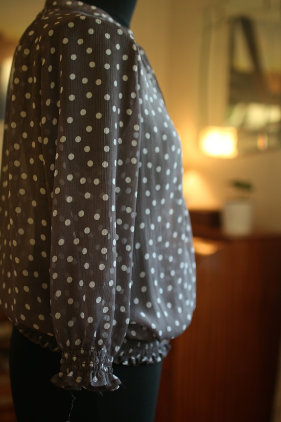 Prikkete bluse - Epla