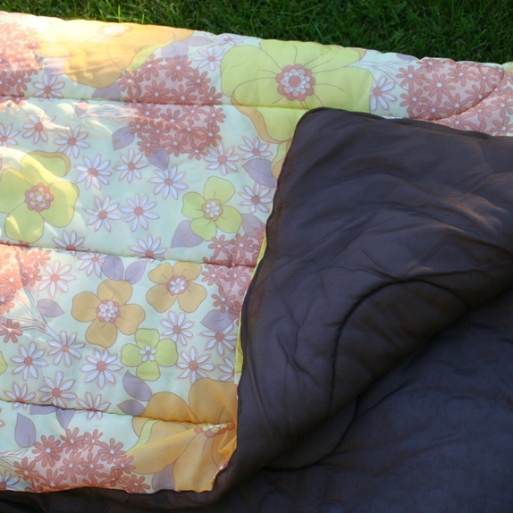 Retro sommerdyne/ vattert teppe. - Epla