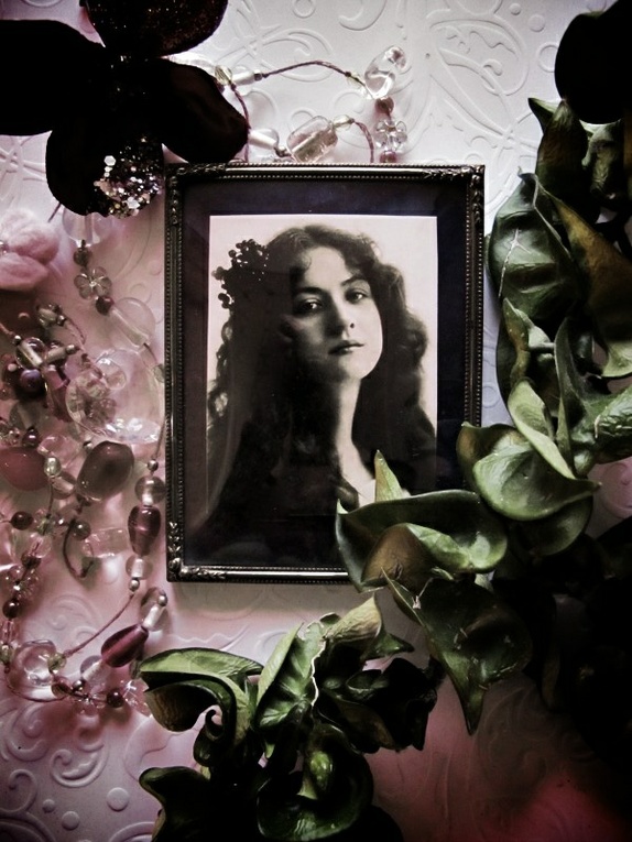 Gammel ramme med originalt buet glass og roser ♥ - Epla