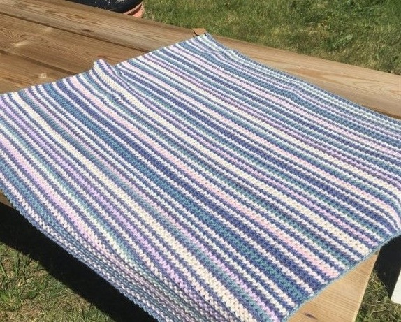 Babyteppe - heklet - Epla