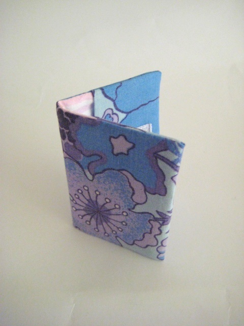 Kortmappe - sydd av gjenbrukte stoffer - Epla