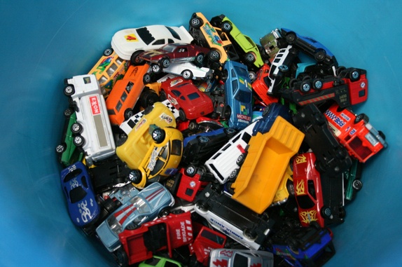 75 stk små lekebiler - Epla