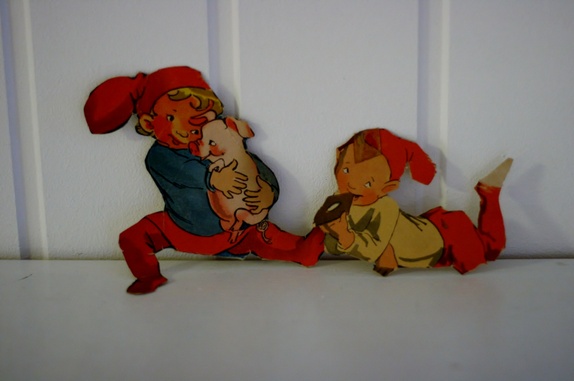 SALG! SATT NED 50% JULEPYNT: Gamle figurer i kartong (2 stk) - Epla