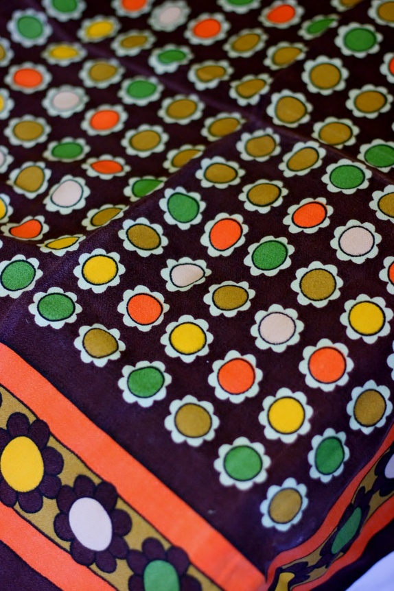 Retro duk ca 85 x 85 cm - nonstop mønster! - Epla