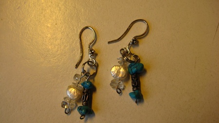 Øredobber med turkis, bergkrystall, ferskv.perler og vintage sølvperler - Epla