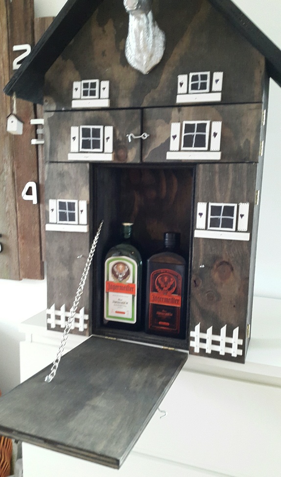 Jægermeister hus bar. - Epla