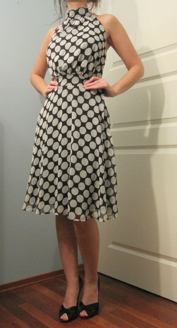 Søt kjole med sirkler - Epla