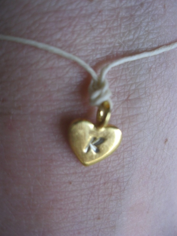 Make a wish...14 k gull hjerte med valgri bokstav... - Epla